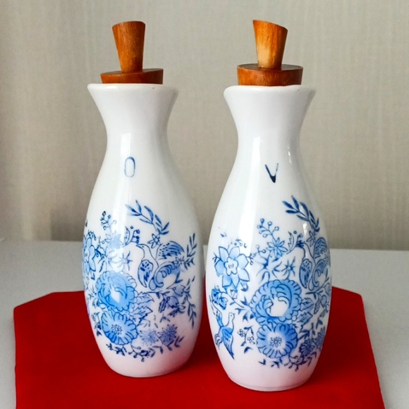 Japan | Dining | Rare Japan Vintage Blue And White Ceramic Oil Vinegar ...